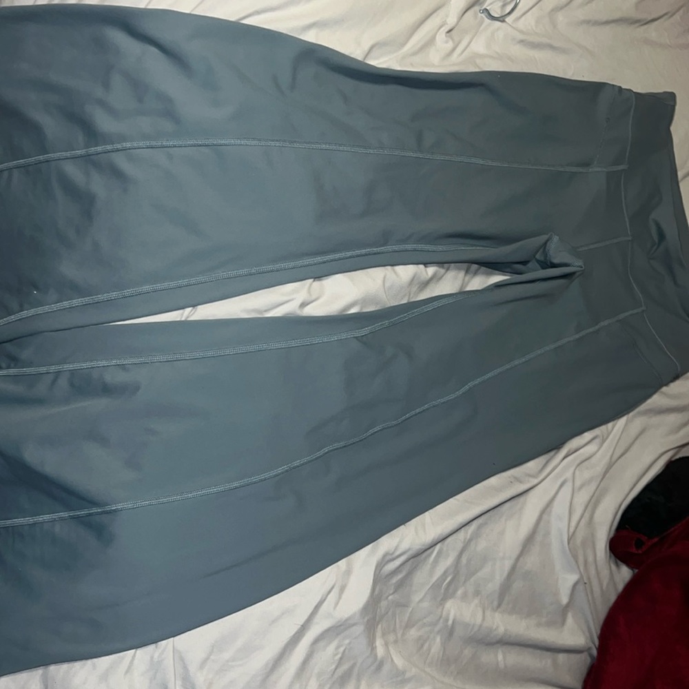 Stunning Form Fitting Wide-Leg Yoga Pants - Gem